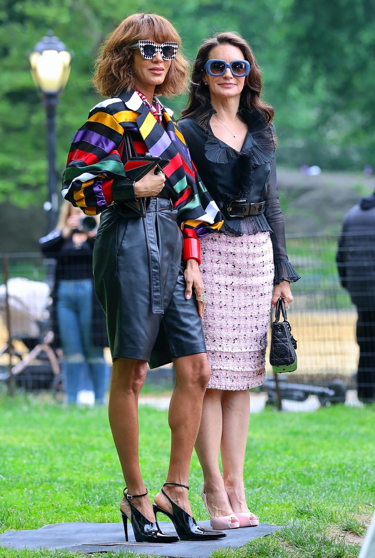 ‘And Just Like That’ Series 3 Is Full of Colorful 80s-Inspired Clothes ...
