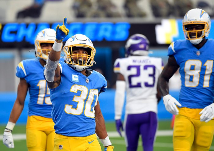 Chargers Subtly Shade the Chiefs in NFL Schedule Announcement Video ...