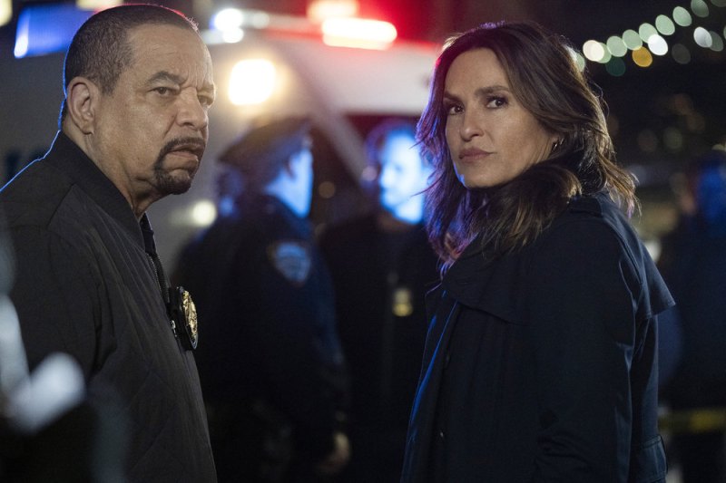 Law & Order SVU Recap: Ice-T's Character Fin Gets Shot | Us Weekly