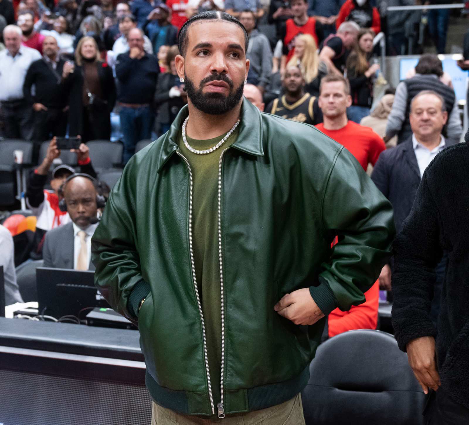 Shooting Near Drake’s Toronto Home Leaves 1 Person Seriously Injured ...