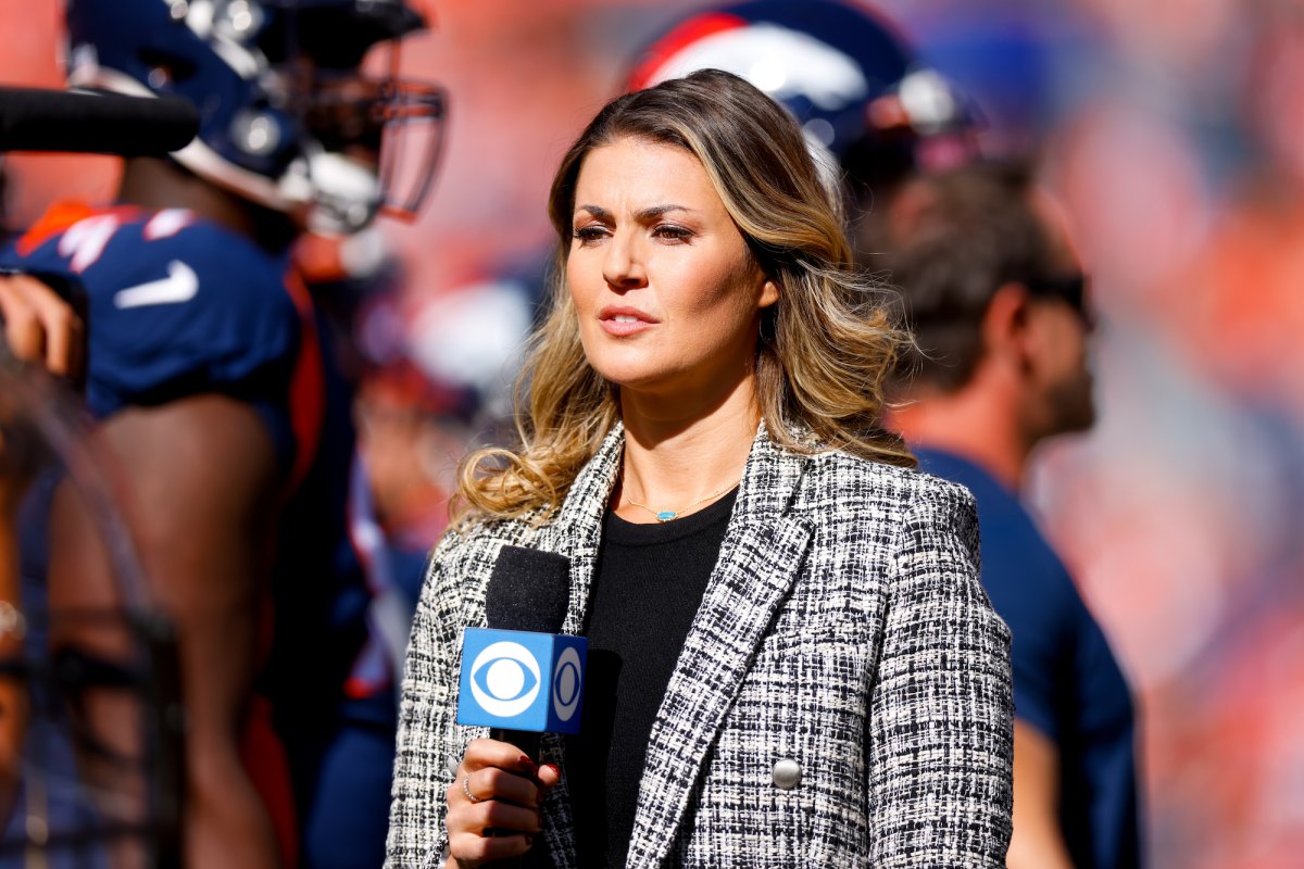 Who Is Amanda Balionis? What to Know About the Sports Reporter | Us Weekly