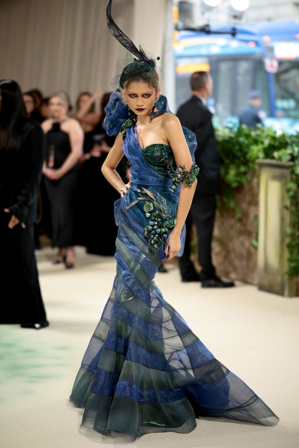 Zendaya Serves Up Forbidden Fruit Vibes in Moody Gown at 2024 Met Gala ...