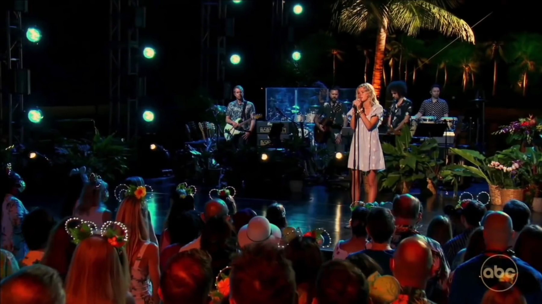 American Idol Alum Kenedi Going on Mission Trip After Quitting Show ...