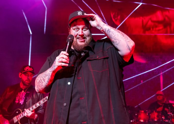Jelly Roll Stops Concert to Help 'Cancer Survivor' Find Better Seat ...
