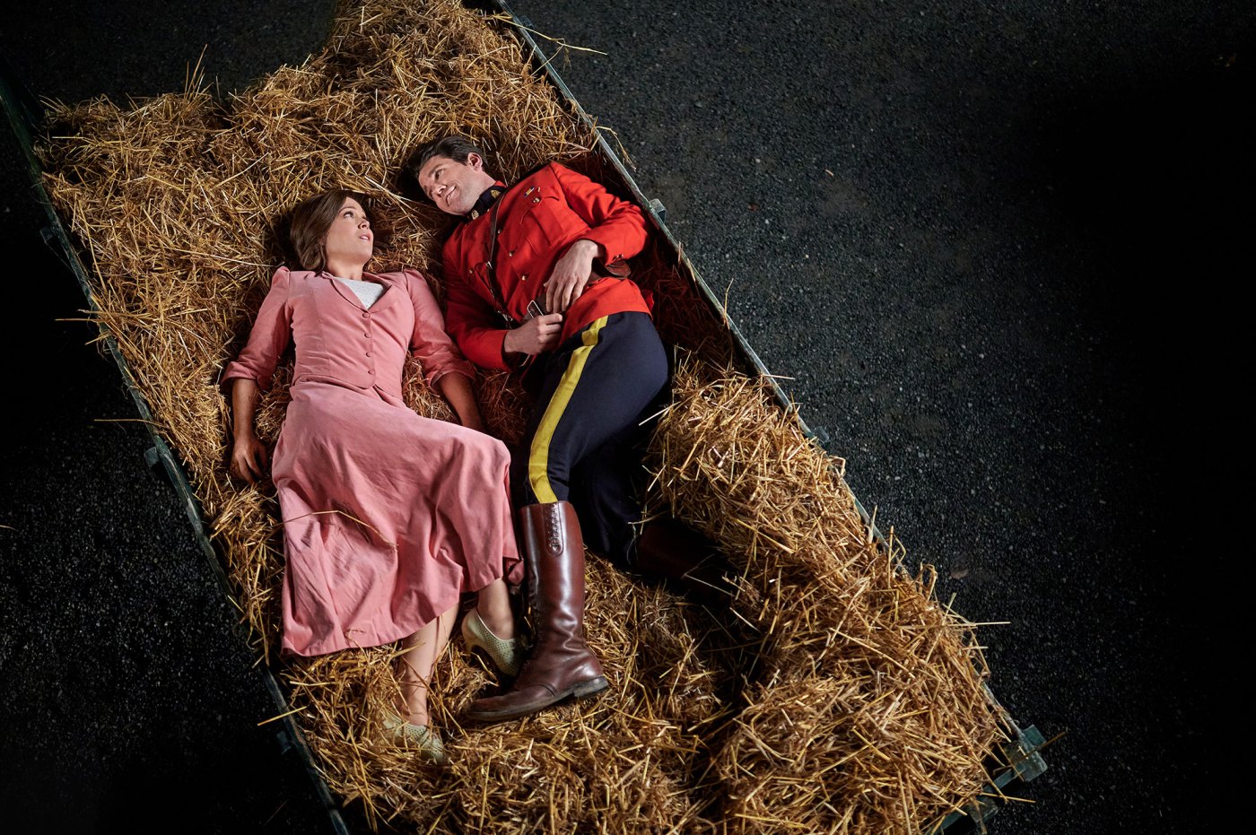 When Calls the Heart Finale: Elizabeth Gets Cryptic Message About Jack ...
