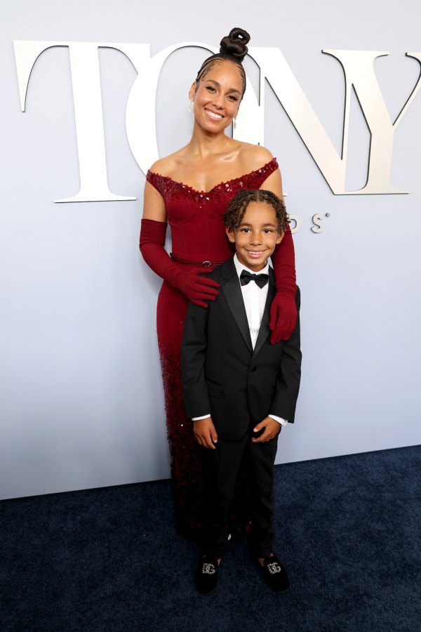 Alicia Keys Brings Her Children and Mom to Tony Awards Red Carpet | Us ...