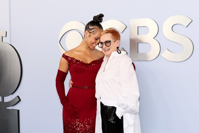 Alicia Keys Brings Her Children and Mom to Tony Awards Red Carpet | Us ...