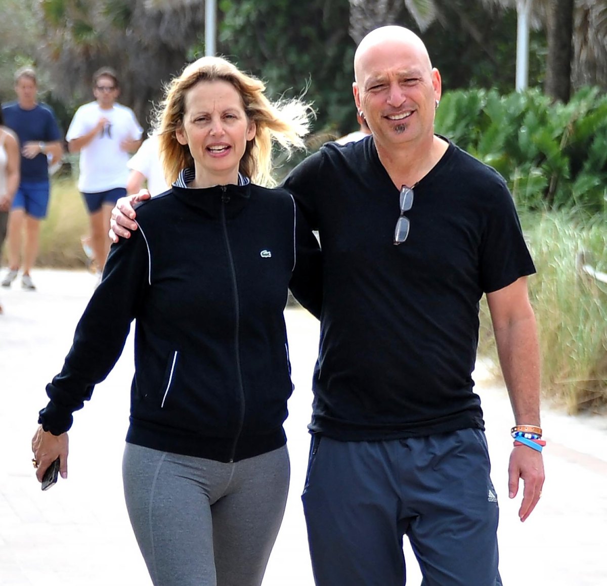 Howie Mandel Found Wife Terry in Pool of Blood During Trip to Vegas ...
