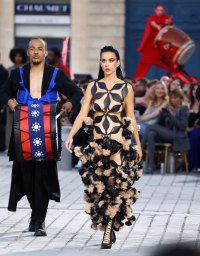 Joe Burrow Makes His Runway Debut in Backless Blazer at Vogue World ...