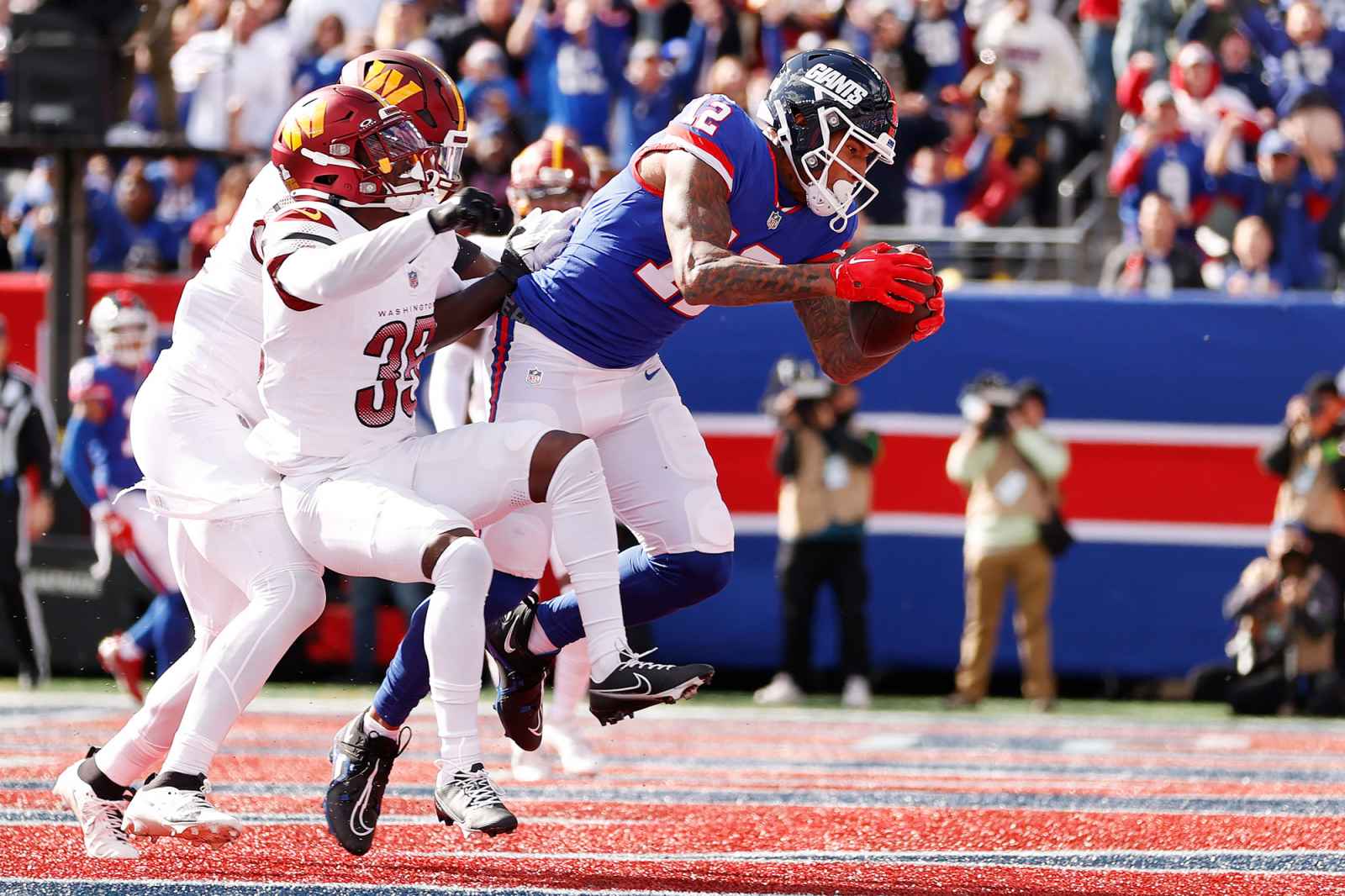 NFL’s Darren Waller Announces Retirement After Near-Death Experience ...