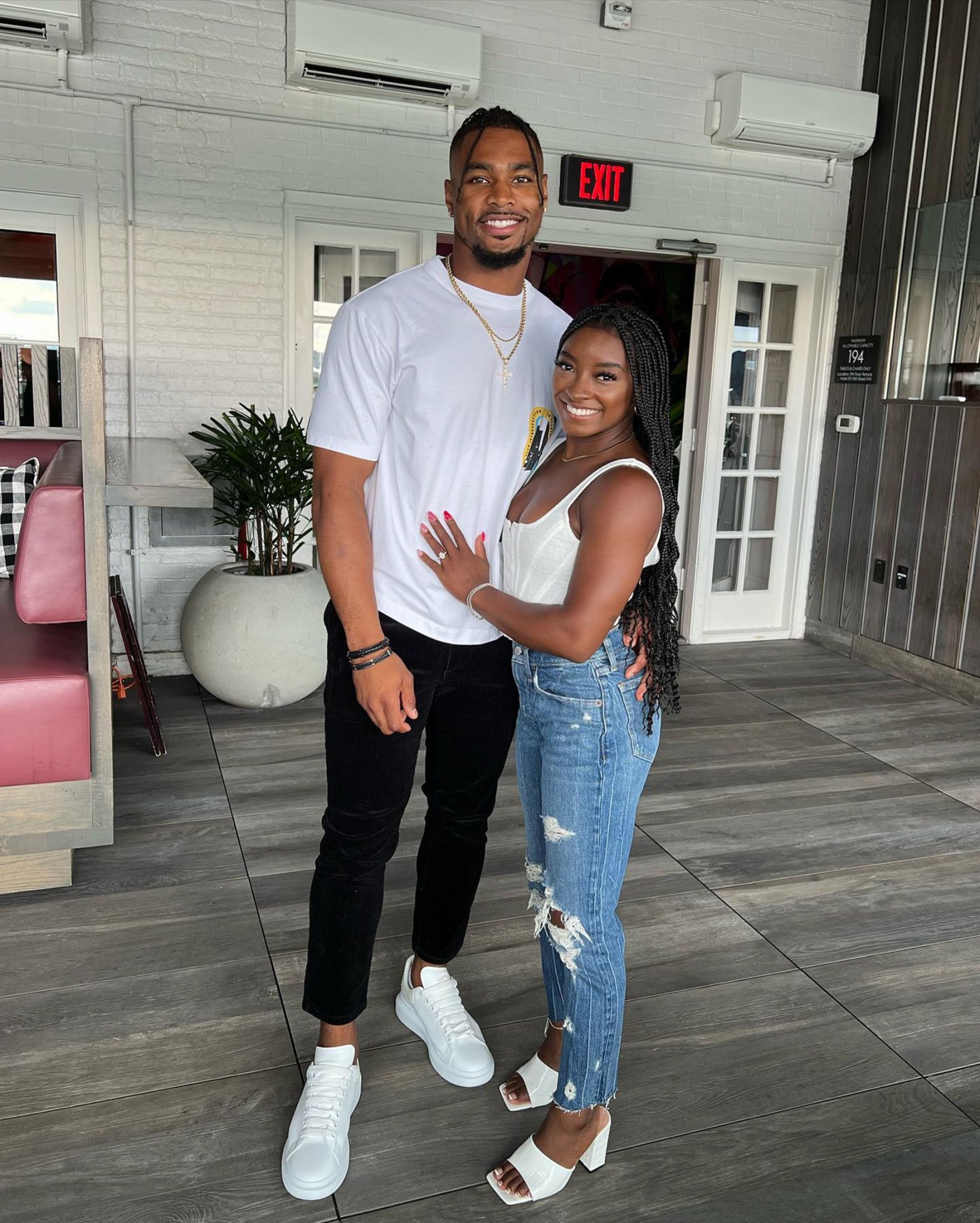 Simone Biles' Husband Jonathan Owens Praises Historic Gymnastics Win ...