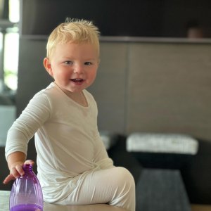 MLB Star Freddie Freeman's Family Guide: Meet His Wife and 3 Kids | Us ...