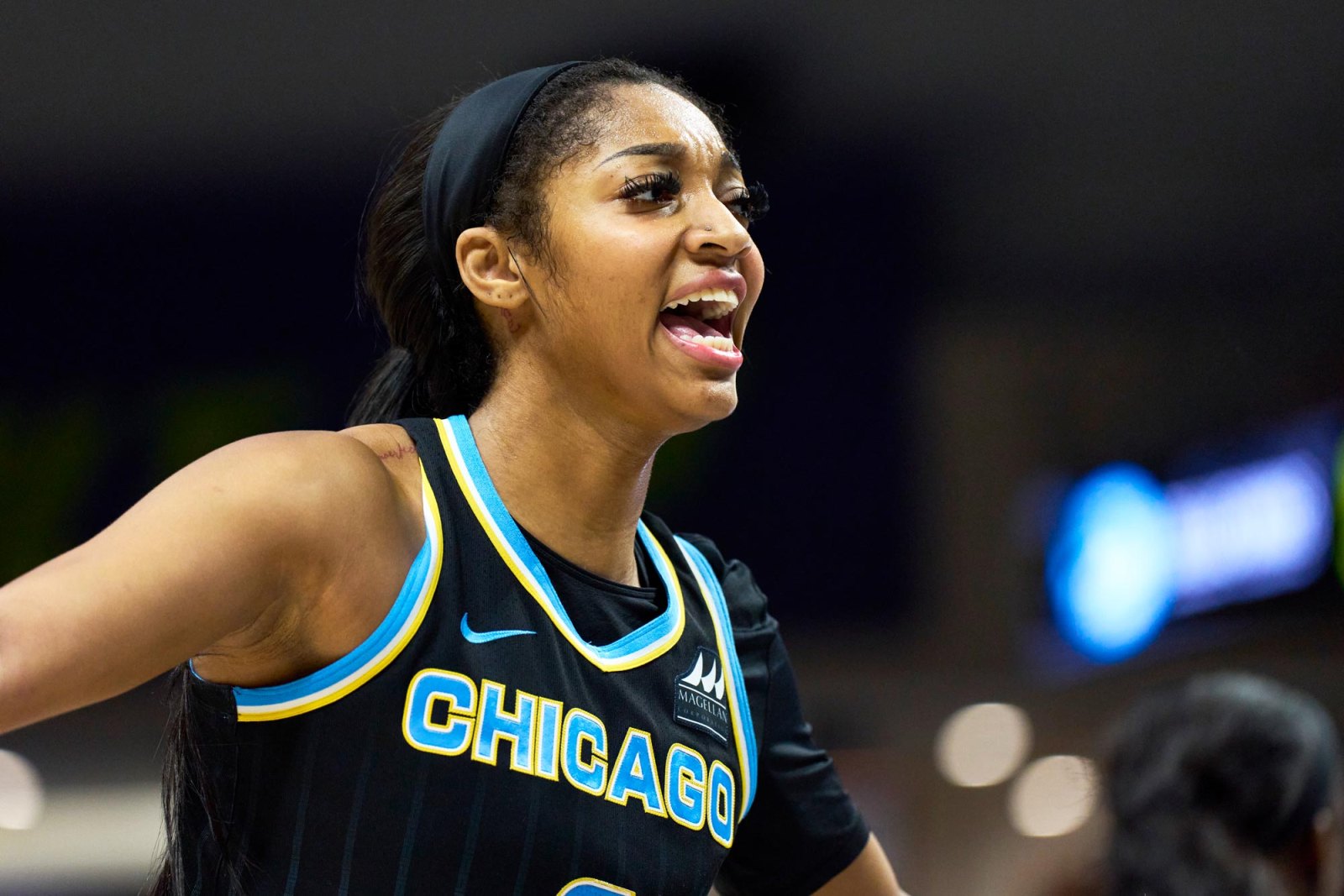 Caitlin Clark Dishes No-Look Pass to Angel Reese in WNBA All-Star Game ...