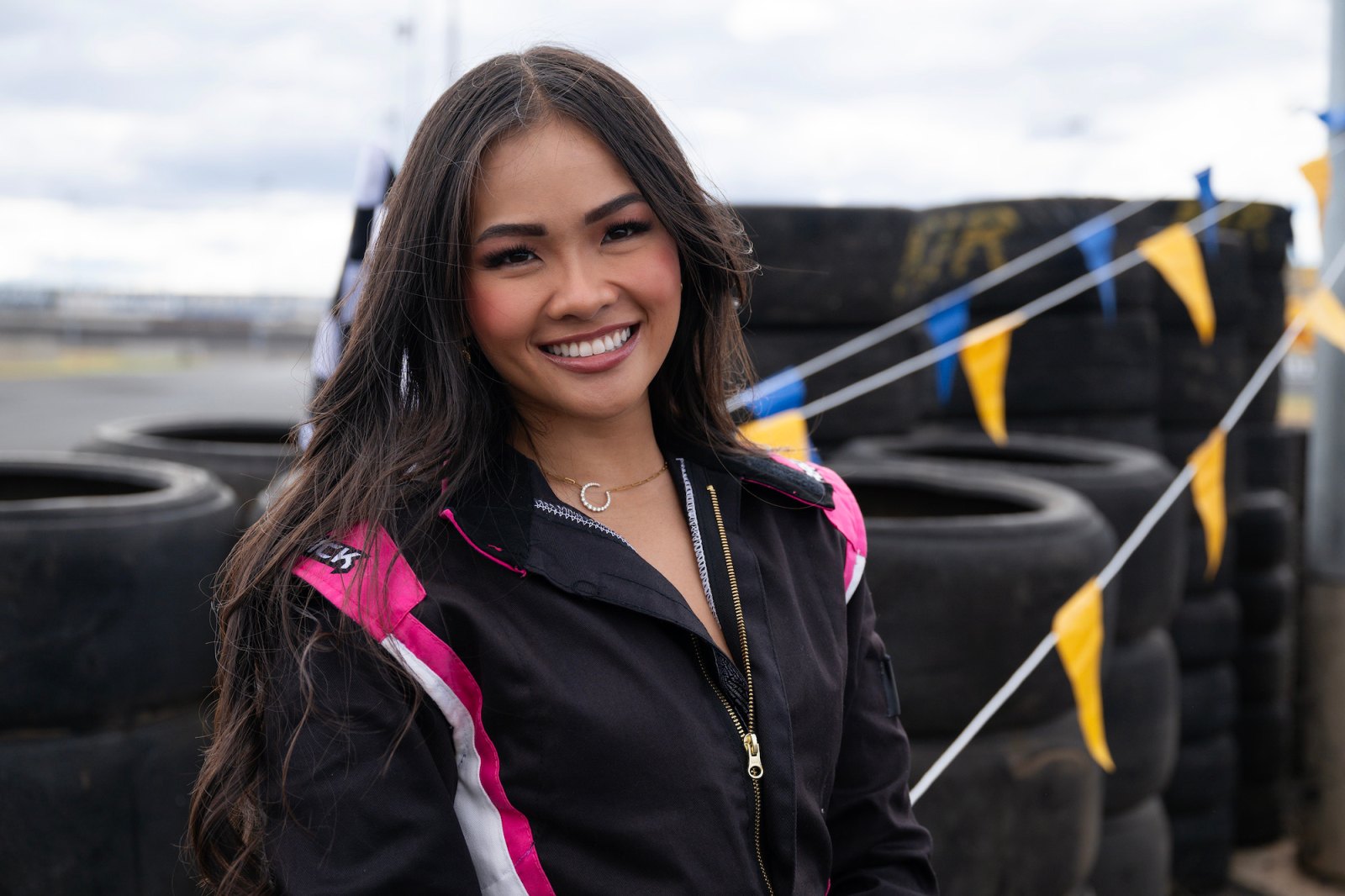 Bachelorette Sneak Peek: Jenn Tran Takes Men to Melbourne Race Track ...