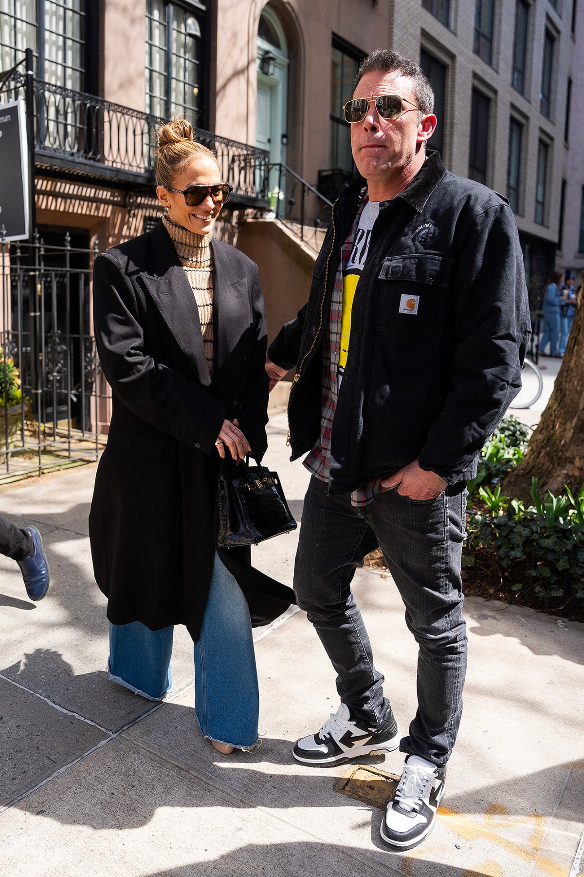 Ben Affleck and Jennifer Lopez Are 'In a Rush to Sell' Shared Mansion ...