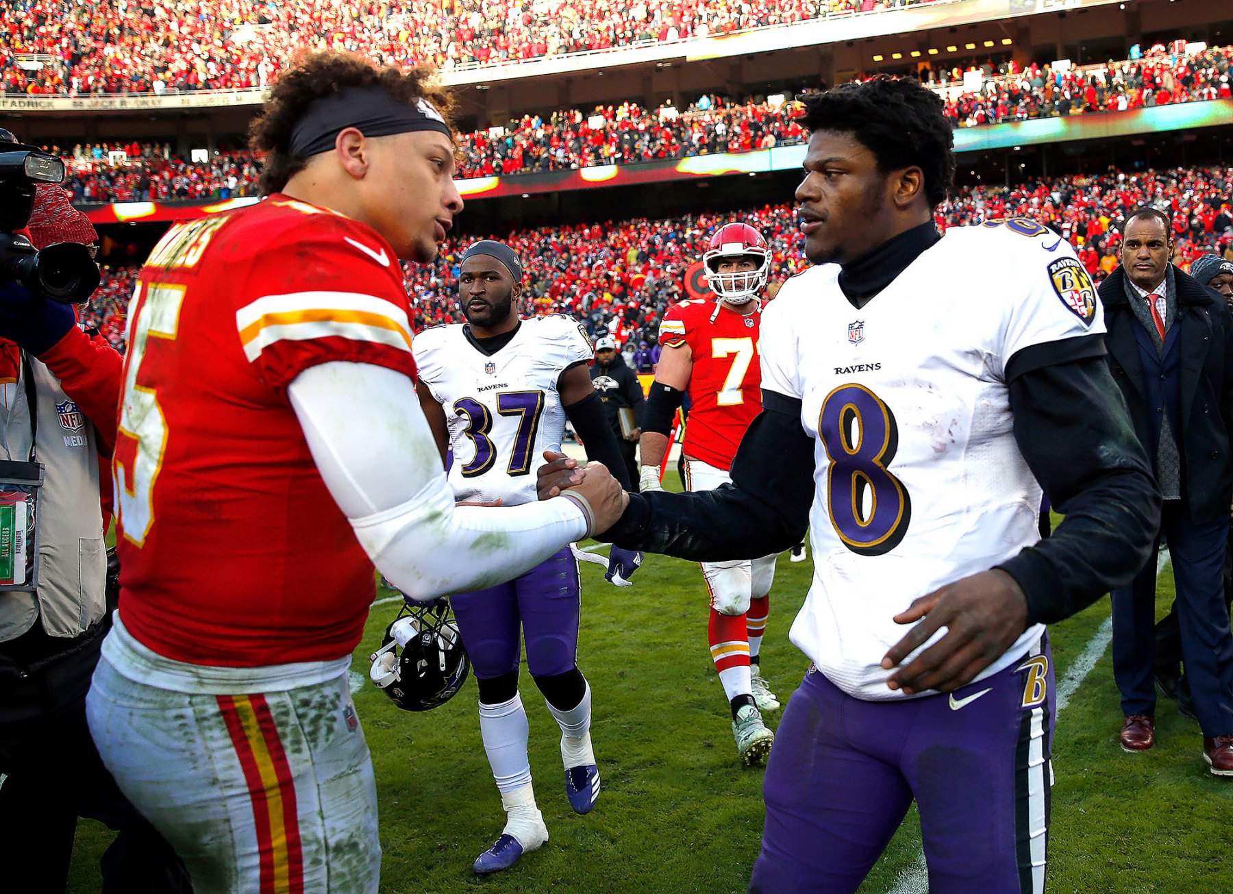 Kansas City Chiefs Win 1st Game of Season vs. Baltimore Ravens | Us Weekly