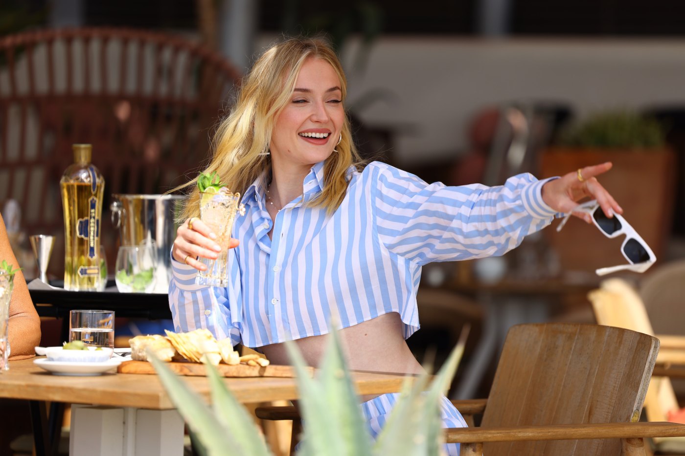 Sophie Turner's Summer Is Full of ‘Sun, Sex and Suspicious Parents ...