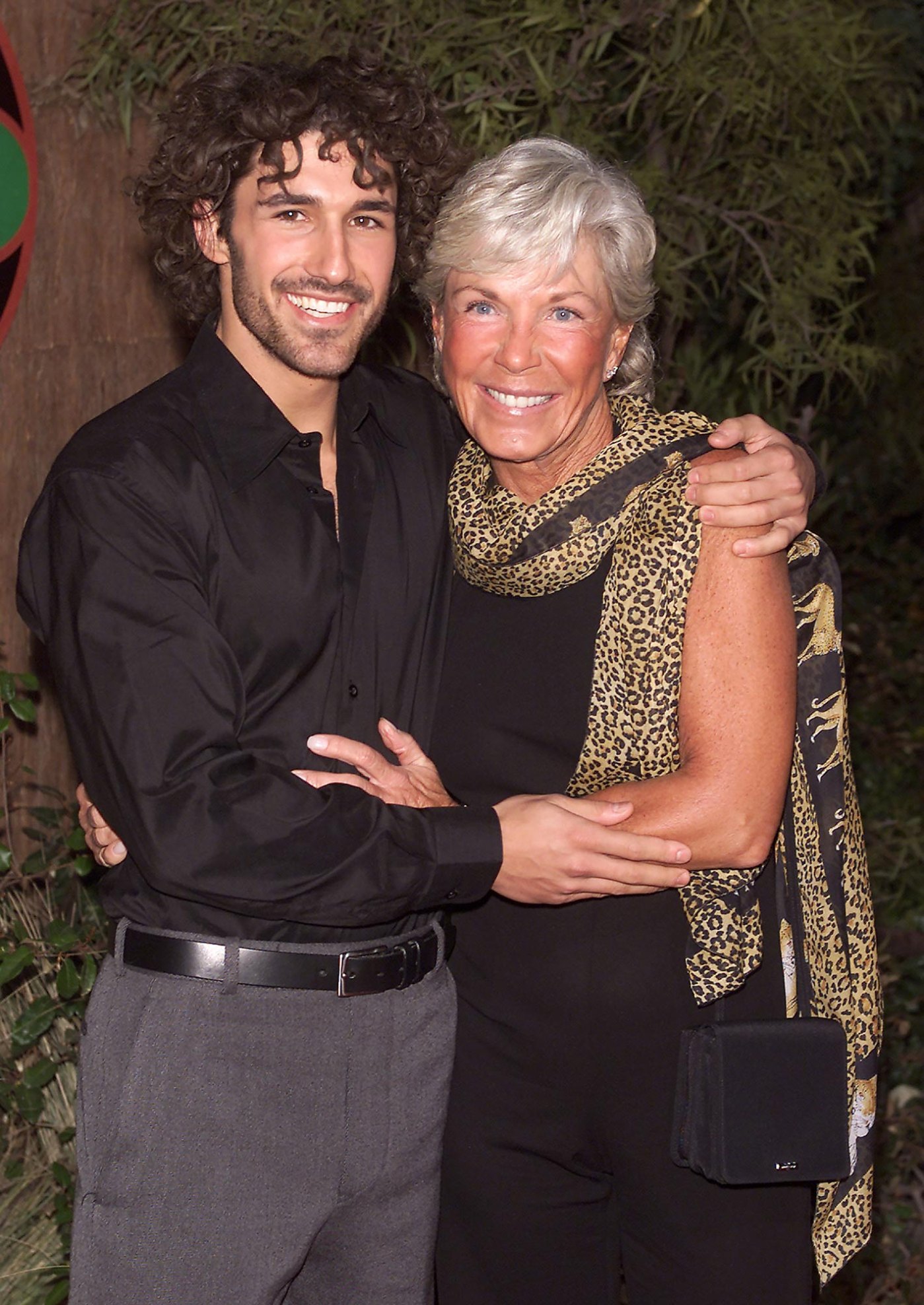 Survivor: Africa’s Kim Johnson Dies at 79, Mourned by Ethan Zohn | Us ...
