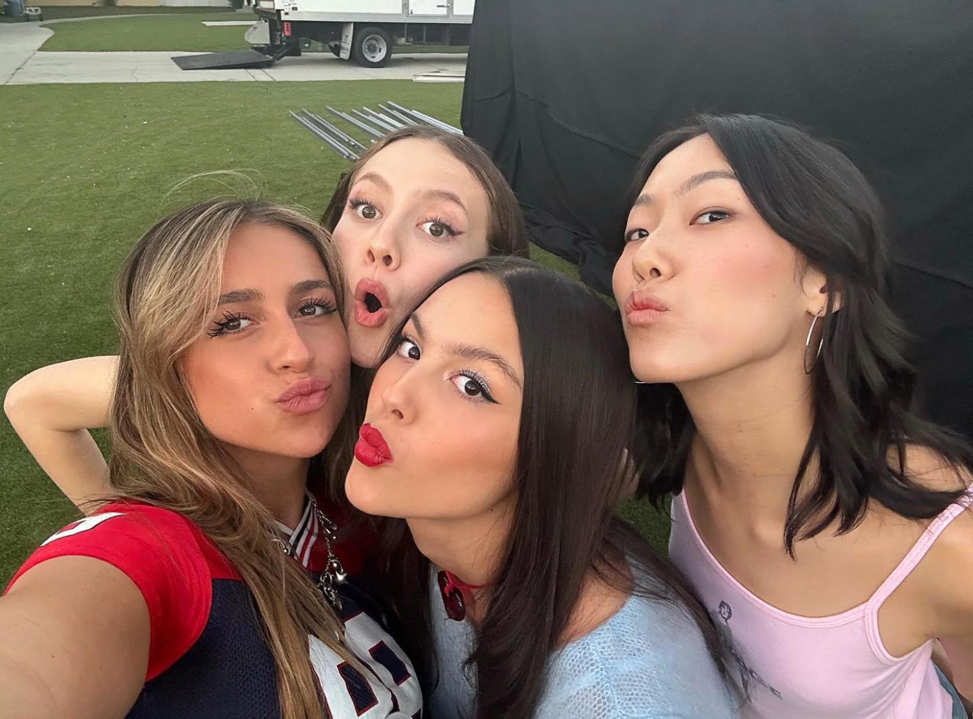 Tate McRae Details Supportive Olivia Rodrigo Friendship Amid Tour | Us ...