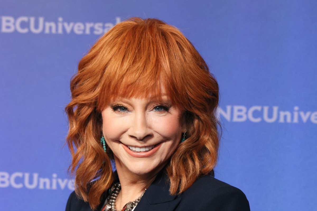 Reba McEntire to Sing Theme Song for New Sitcom Happy's Place | Us Weekly