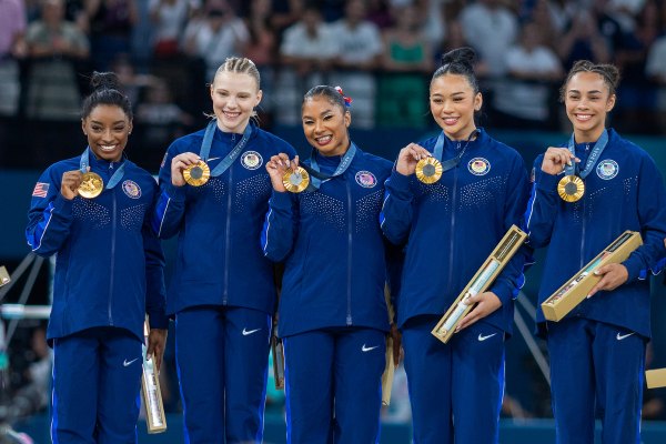 Shannon Miller Reacts to Simone Biles Breaking Her Olympic Medal Record ...