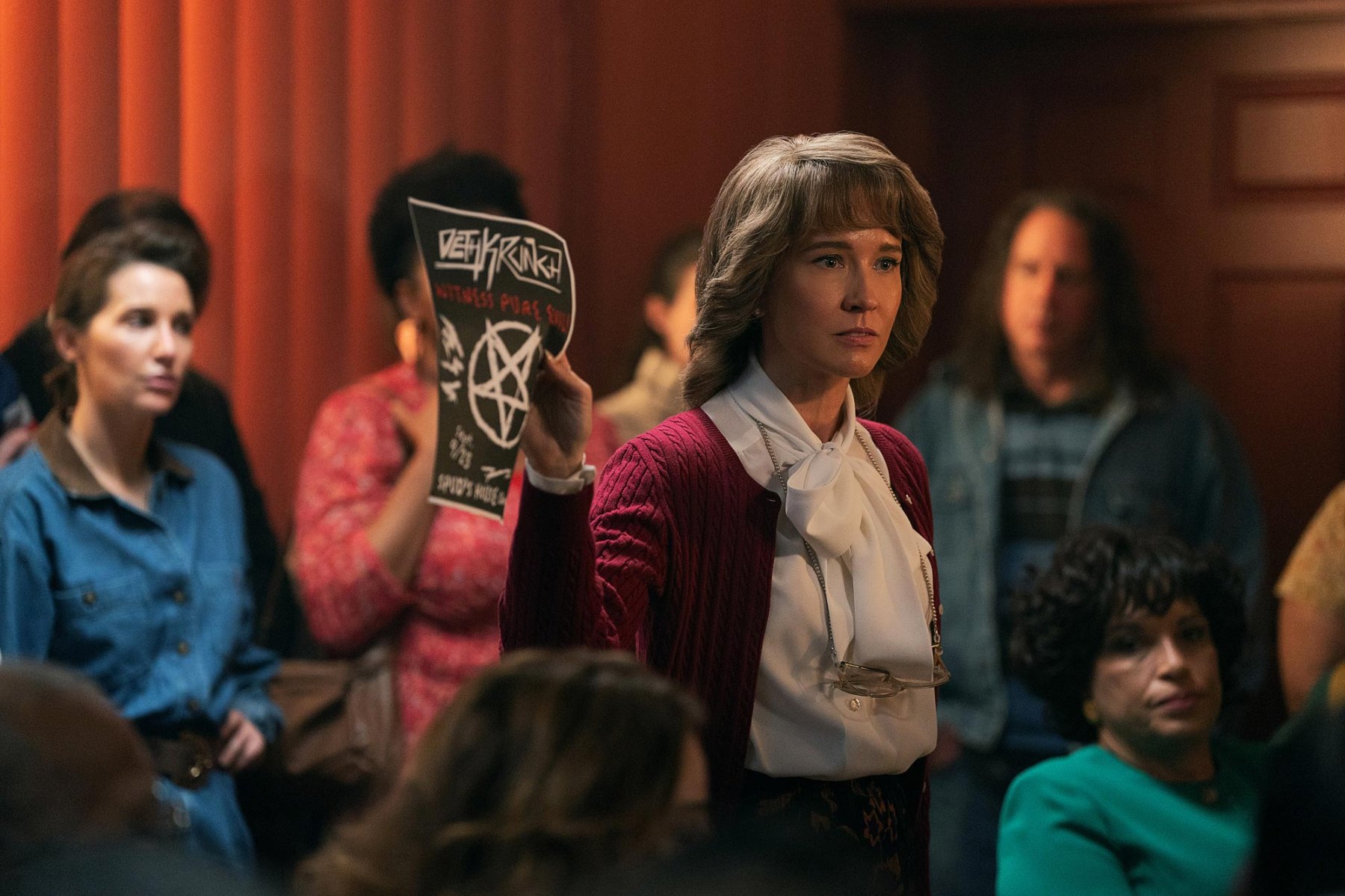 Julie Bowen's Hysteria!: What to Know About Spooky Satanic Panic Show ...