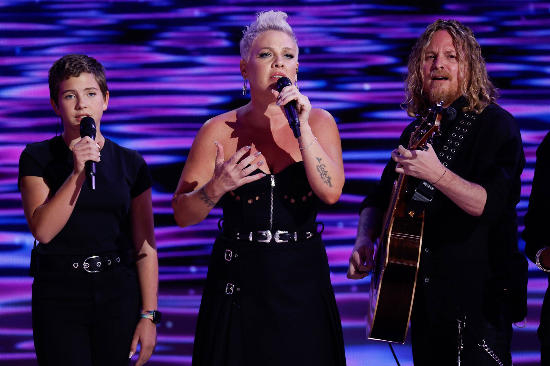 Pink and Daughter Willow Perform Duet Together at the DNC | Us Weekly