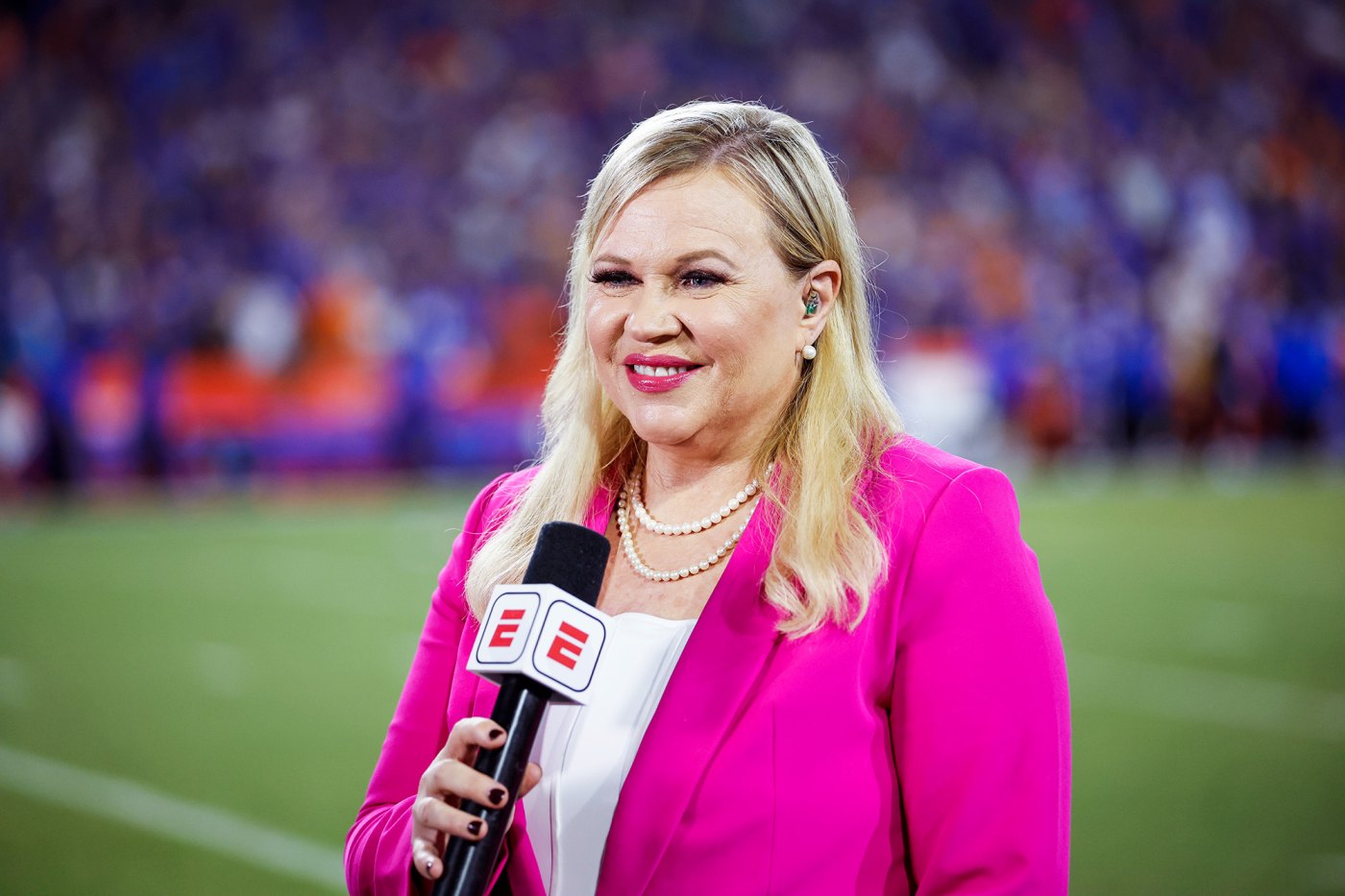 Holly Rowe Says 'Grumpy, Old People' Complained About Taylor Swift | Us ...