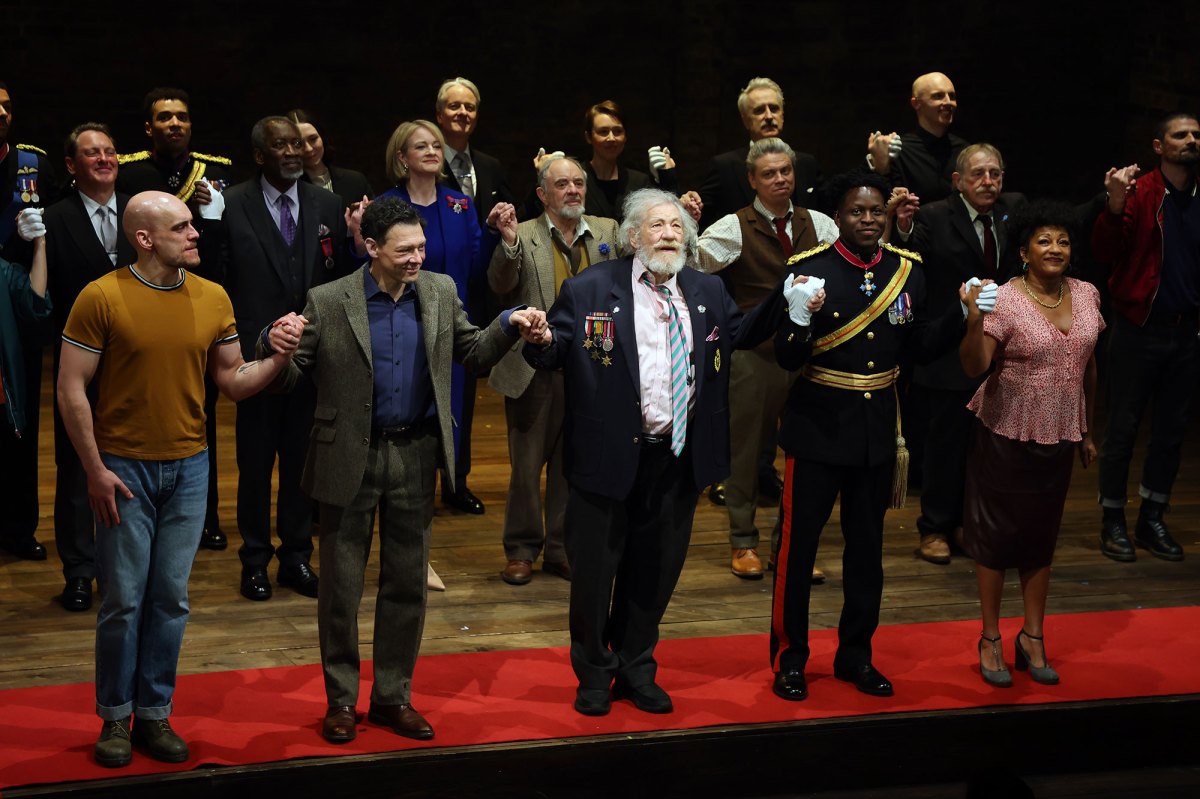 Ian McKellen Says Fat Suit Saved Him From Severe Injury in Stage Fall ...