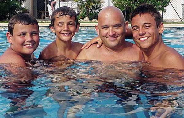 Olympic Diver Tom Daley Reflects on Father’s Death After 5th Medal | Us ...