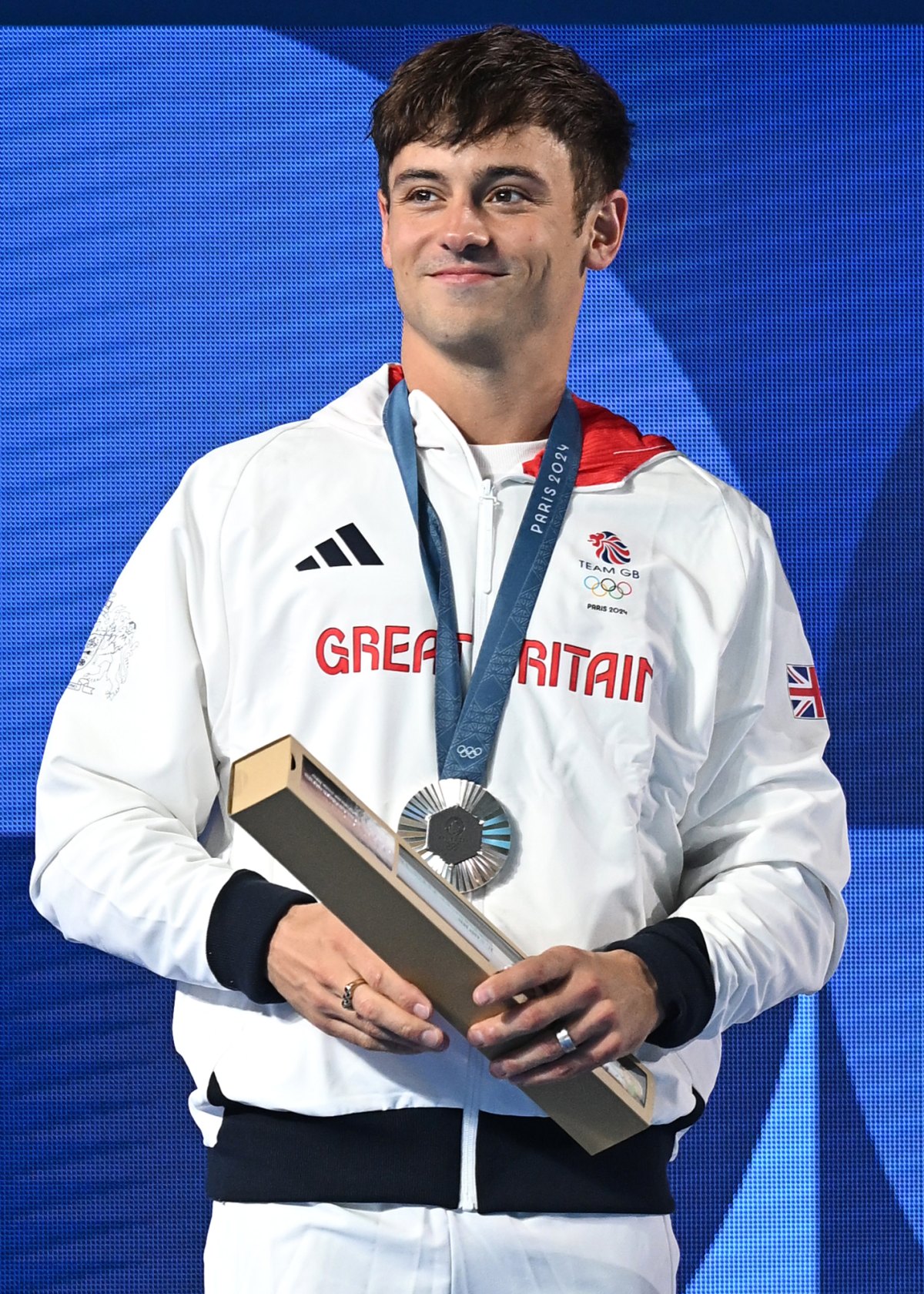 Olympic Diver Tom Daley Reflects on Father’s Death After 5th Medal | Us ...