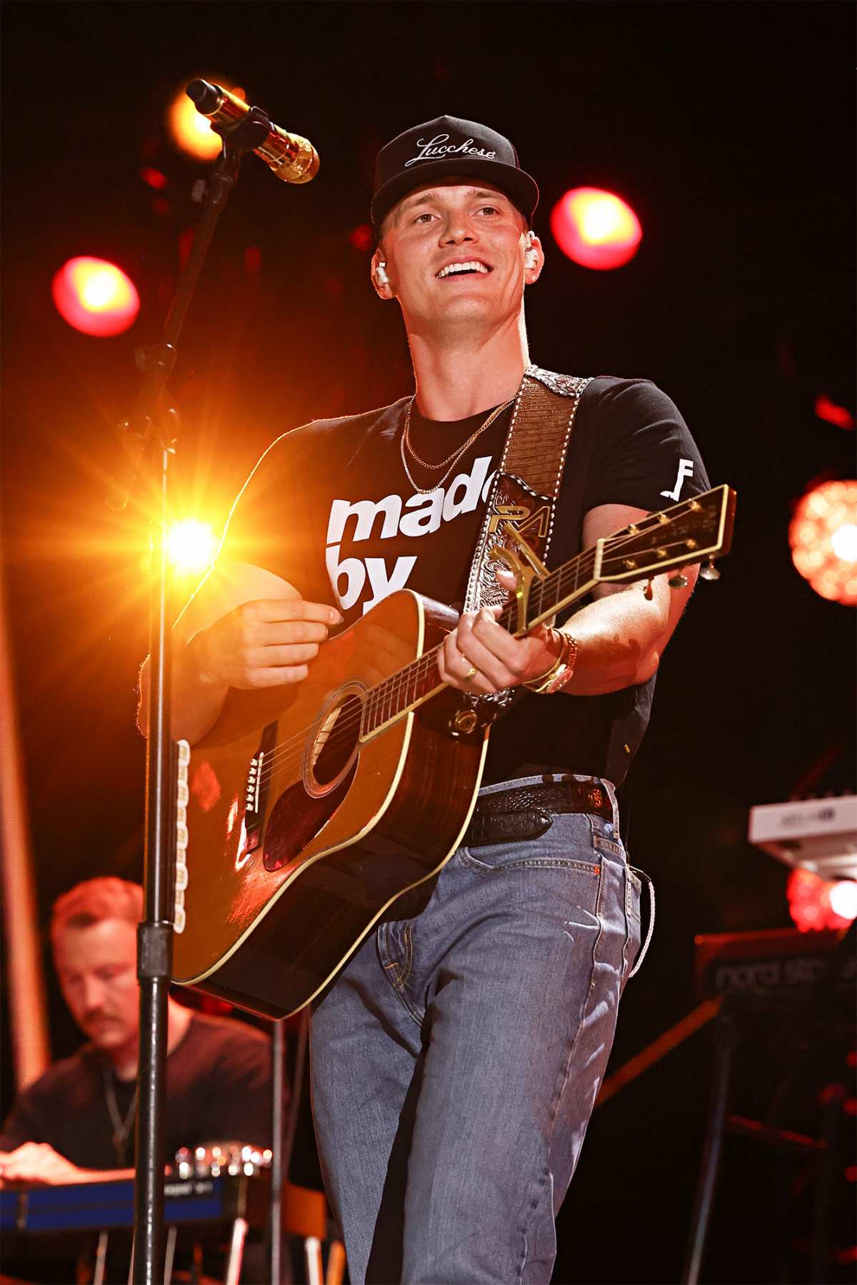 Parker McCollum Jokes About Falling on Stage | Us Weekly