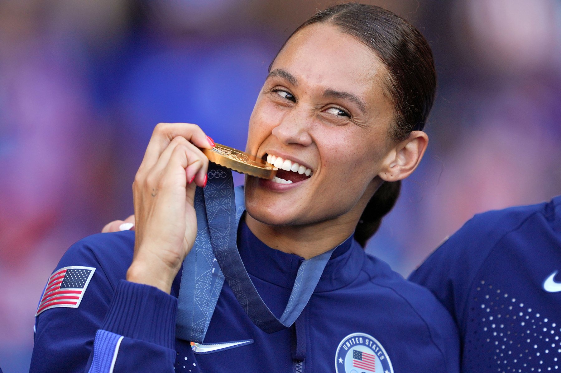 How Soccer Star Lynn Williams' Gold Medal Broke After Olympics Win | Us ...
