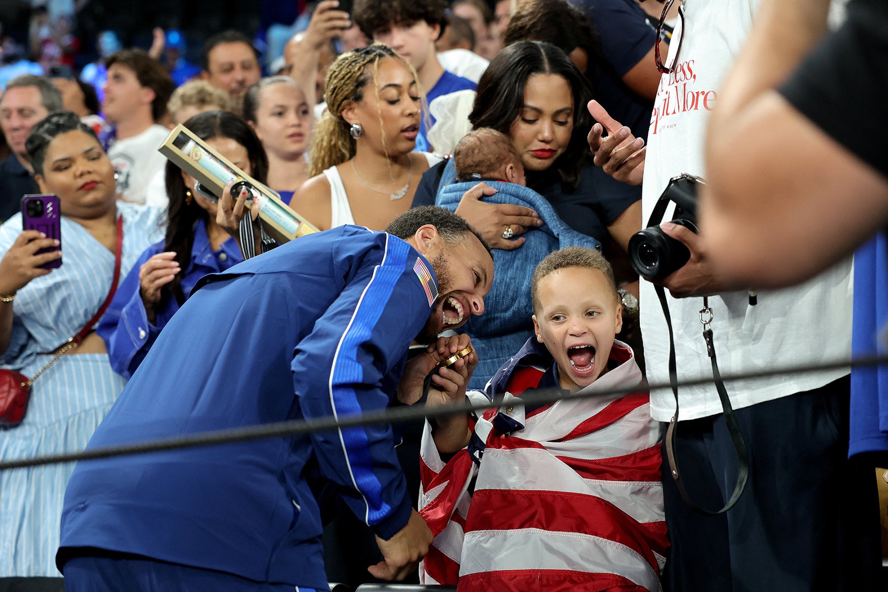 Steph Curry celebra el oro con su esposa Ayesha y sus niños | Us Weekly