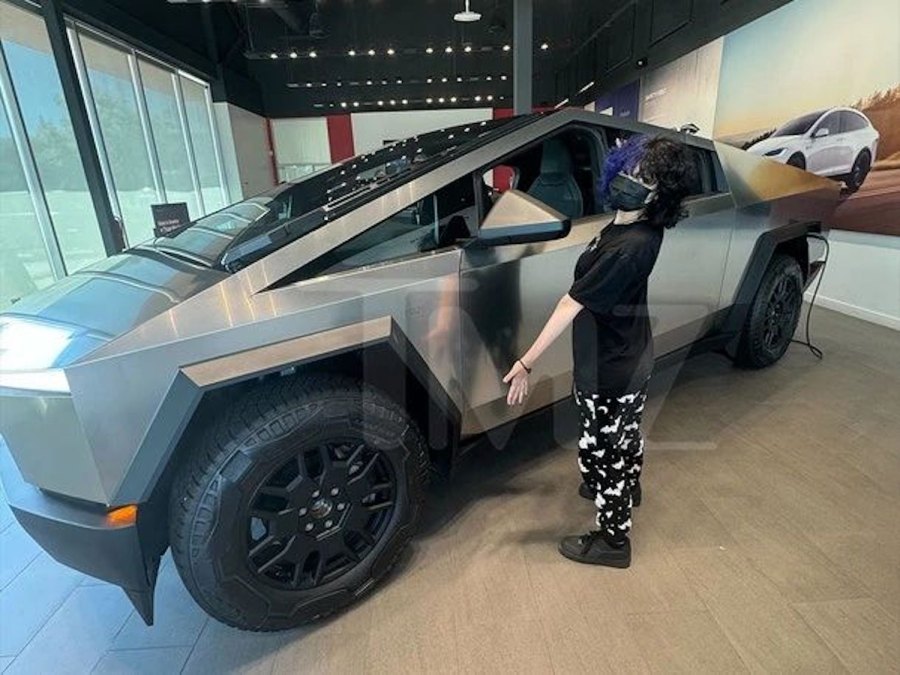 ‘Teen Mom’ Alum Farrah Abraham Buys Tesla Cybertruck for Daughter ...