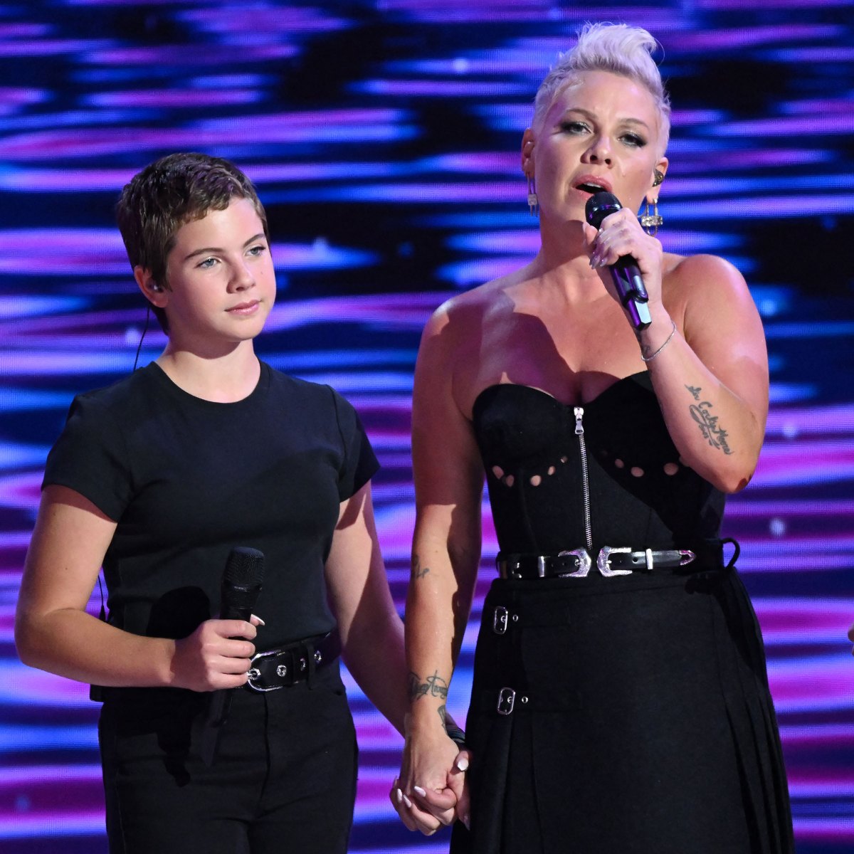 Pink and Daughter Willow Perform Duet Together at the DNC | Us Weekly