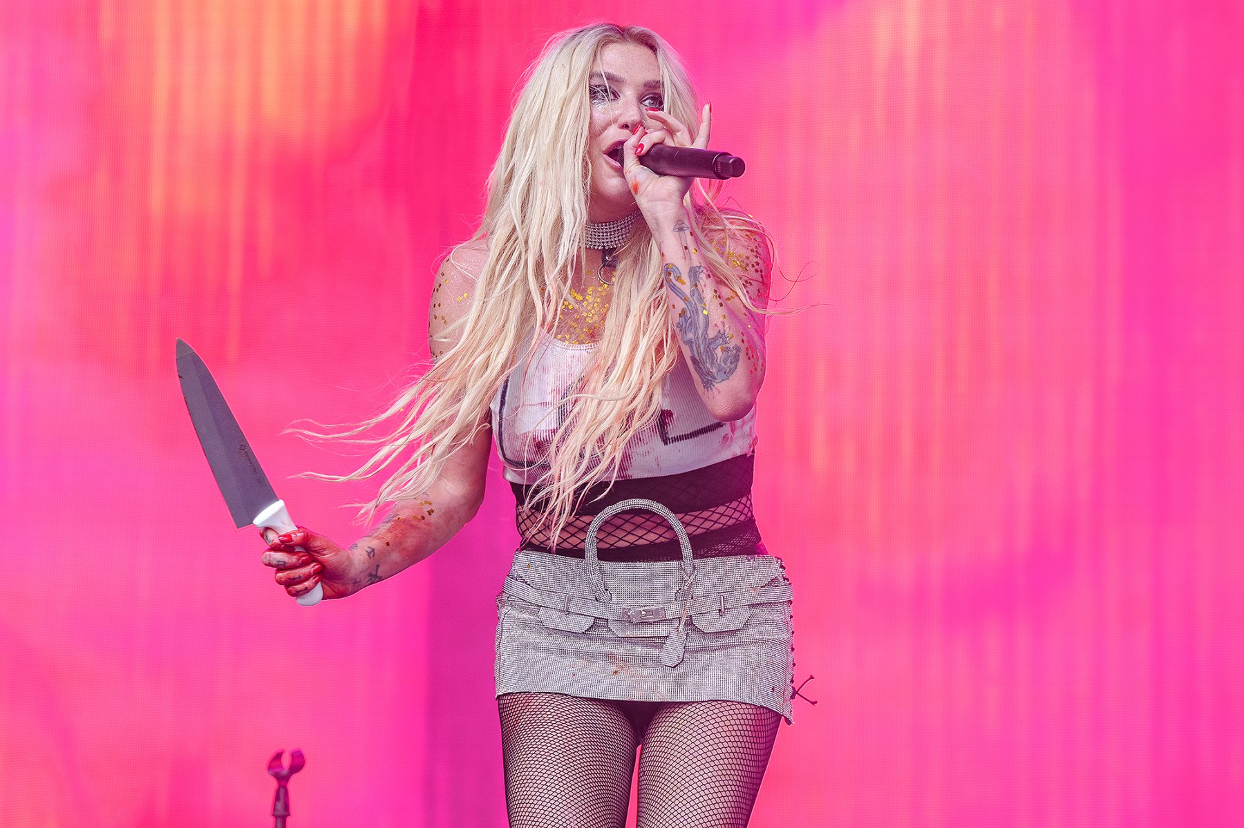 Kesha Claims She 'Didn't Know' Prop Knife Was Swapped at Lollapalooza ...