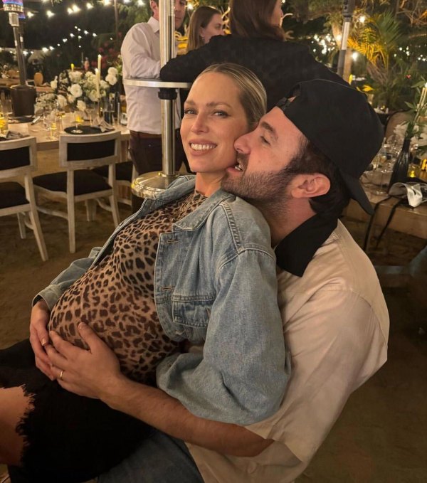 Is Netflix's Nobody Wants This Based on Erin and Sara Foster's Life ...