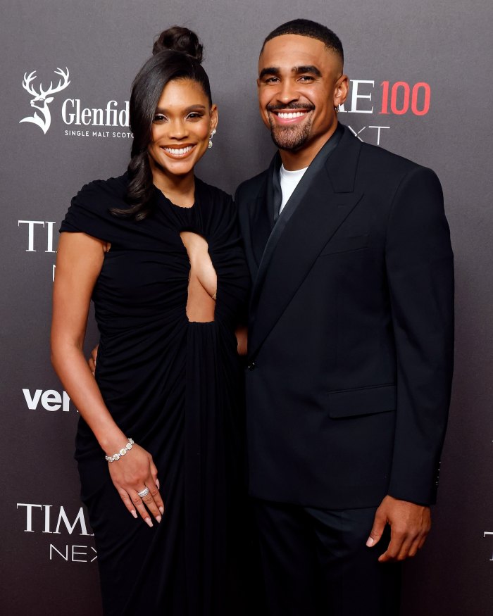 2024 NFL Season: Guide to Starting Quarterbacks' Girlfriends, Wives ...