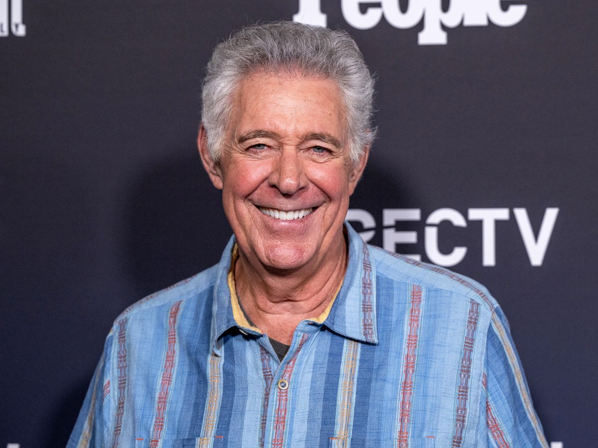 Barry Williams Says Brady Bunch Cast 'All Hooked Up' With Each Other ...