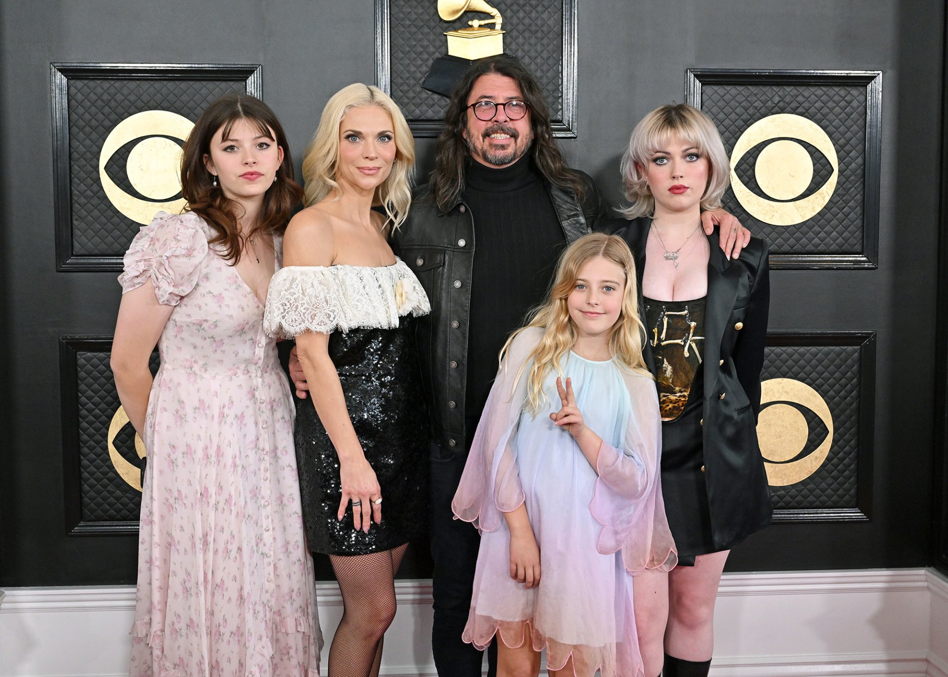 Foo Fighters Singer Dave Grohl’s Family: Meet His Wife, 4 Daughters ...