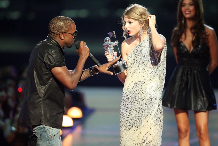 Taylor Swift Wears Knee-High Boots and Leather Gloves to the 2024 VMAs ...