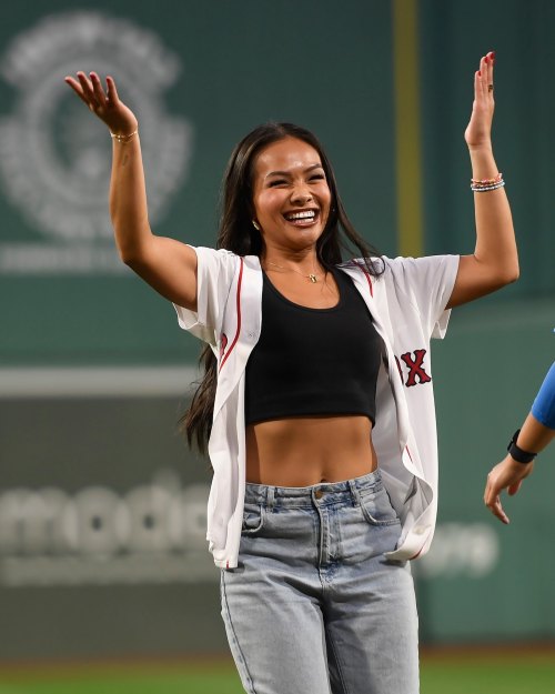 Jenn Tran Shakes off Devin Strader’s Text Post by Focusing on Work | Us ...