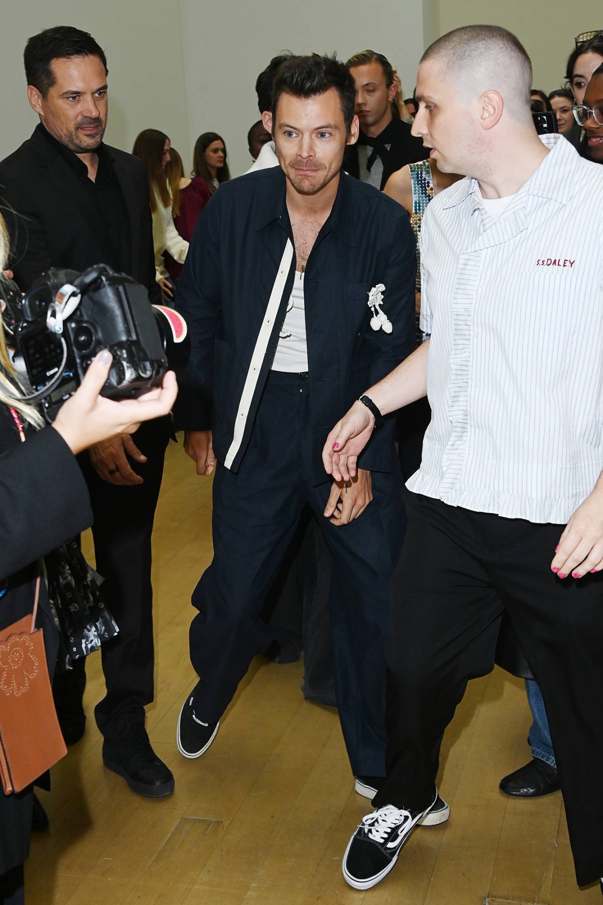 Harry Styles Stays Classy for His 1st London Fashion Week in a Decade ...