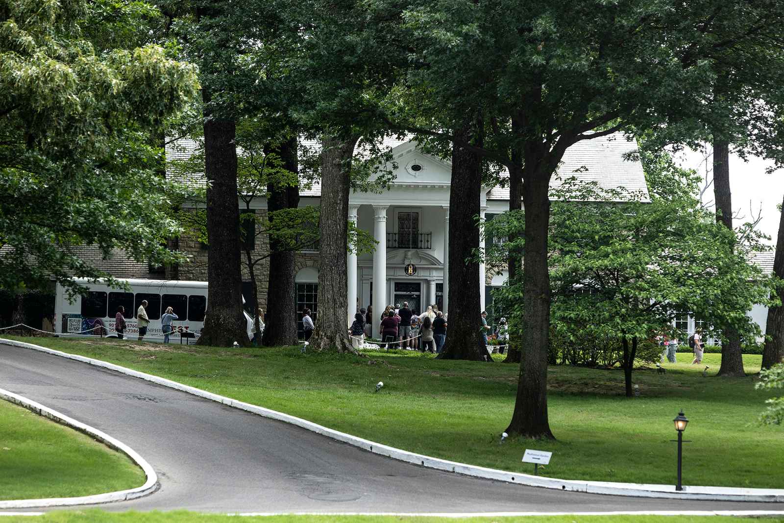 Riley Keough Hopes to 'Preserve Our Family Home' as Graceland Owner ...
