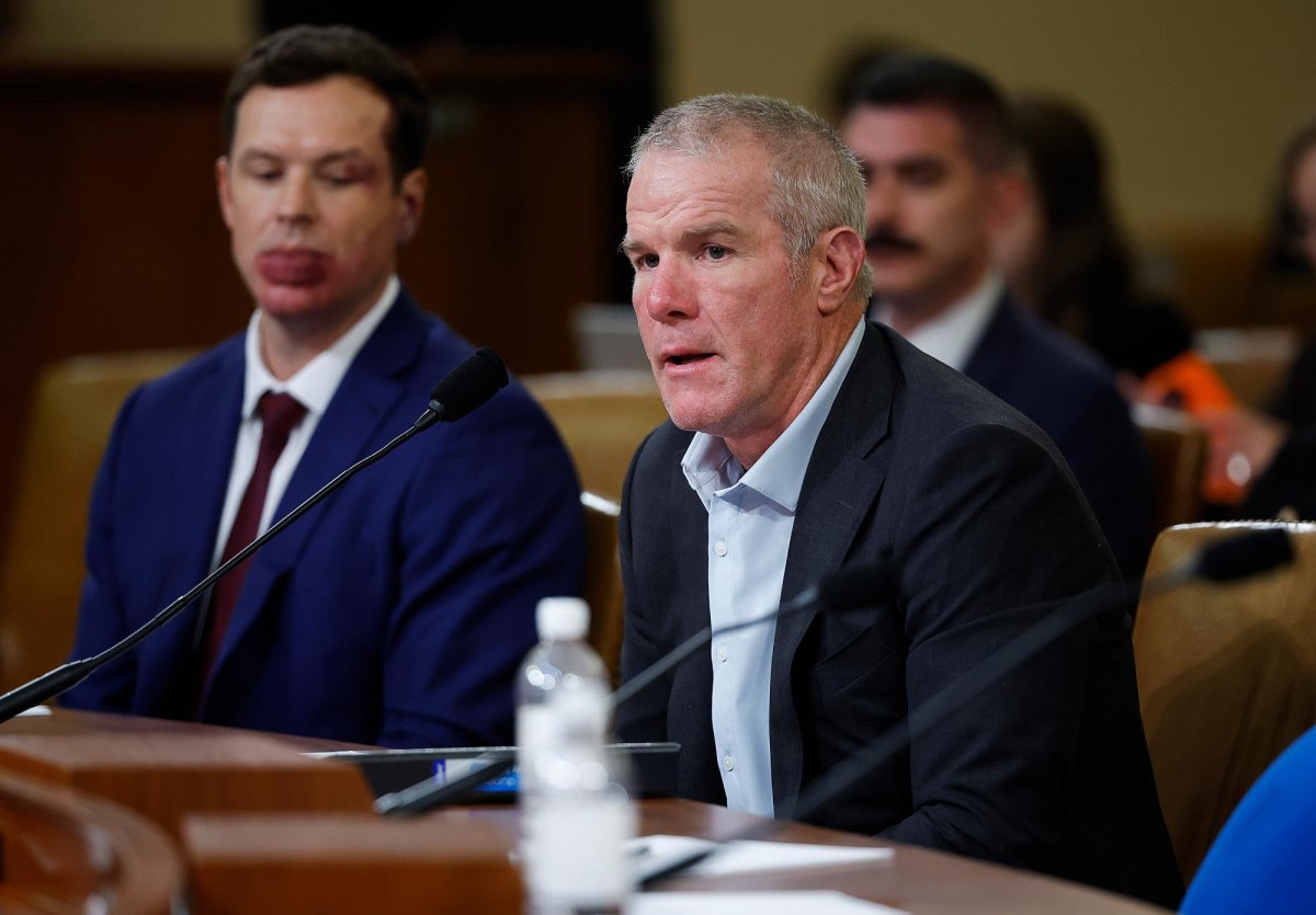 Brett Favre Mississippi Welfare Funds Scandal: Us Explains | Us Weekly