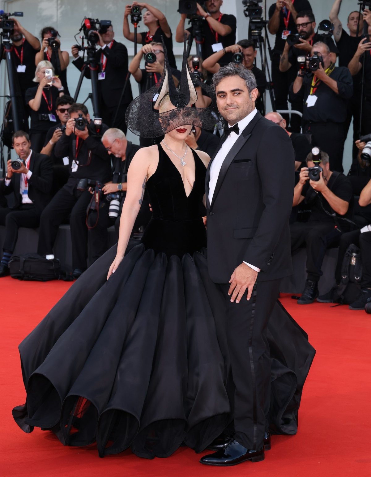 Lady Gaga revela detalles de su compromiso con Michael Polansky | Us Weekly