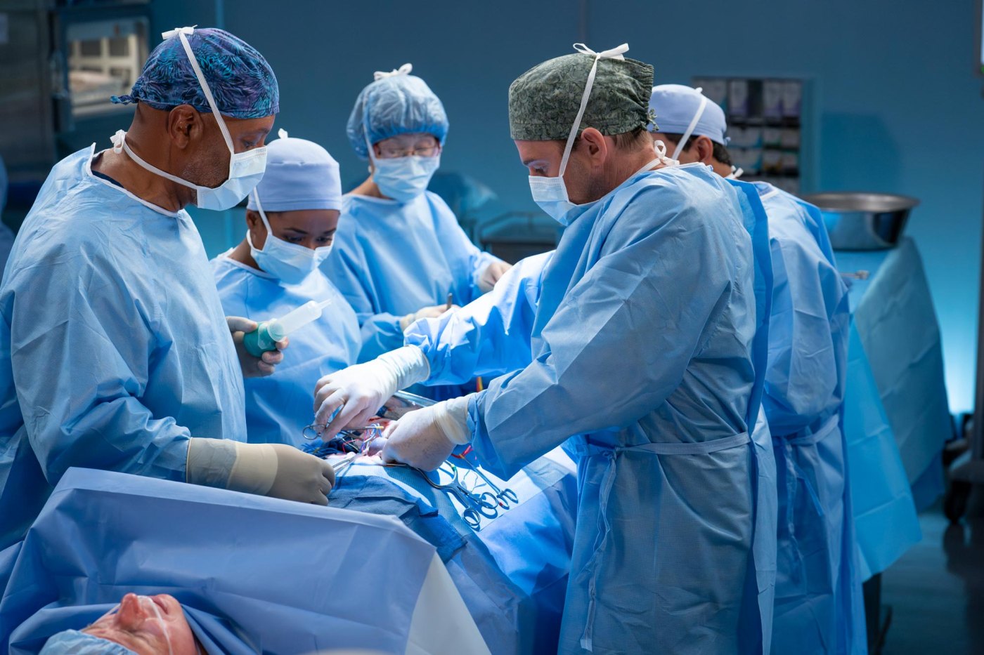 Elisabeth Finch's Biggest Lies About Grey's Anatomy, More Pre-Scandal ...