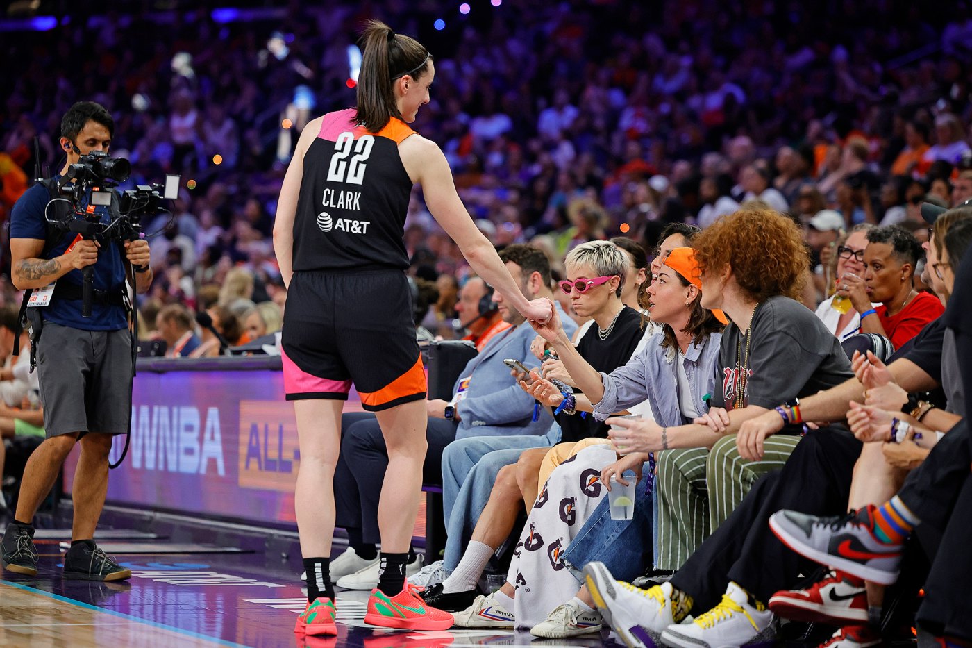 Celebrities at the WNBA Finals 2024: Meek Mill, Aubrey Plaza and More ...