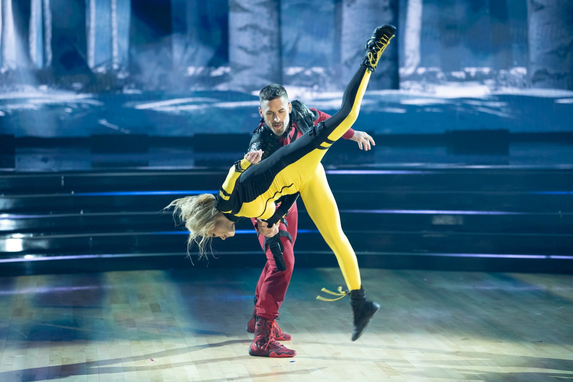 Danny and Witney Hope Hugh Jackman and Ryan Reynolds See DWTS Routine ...